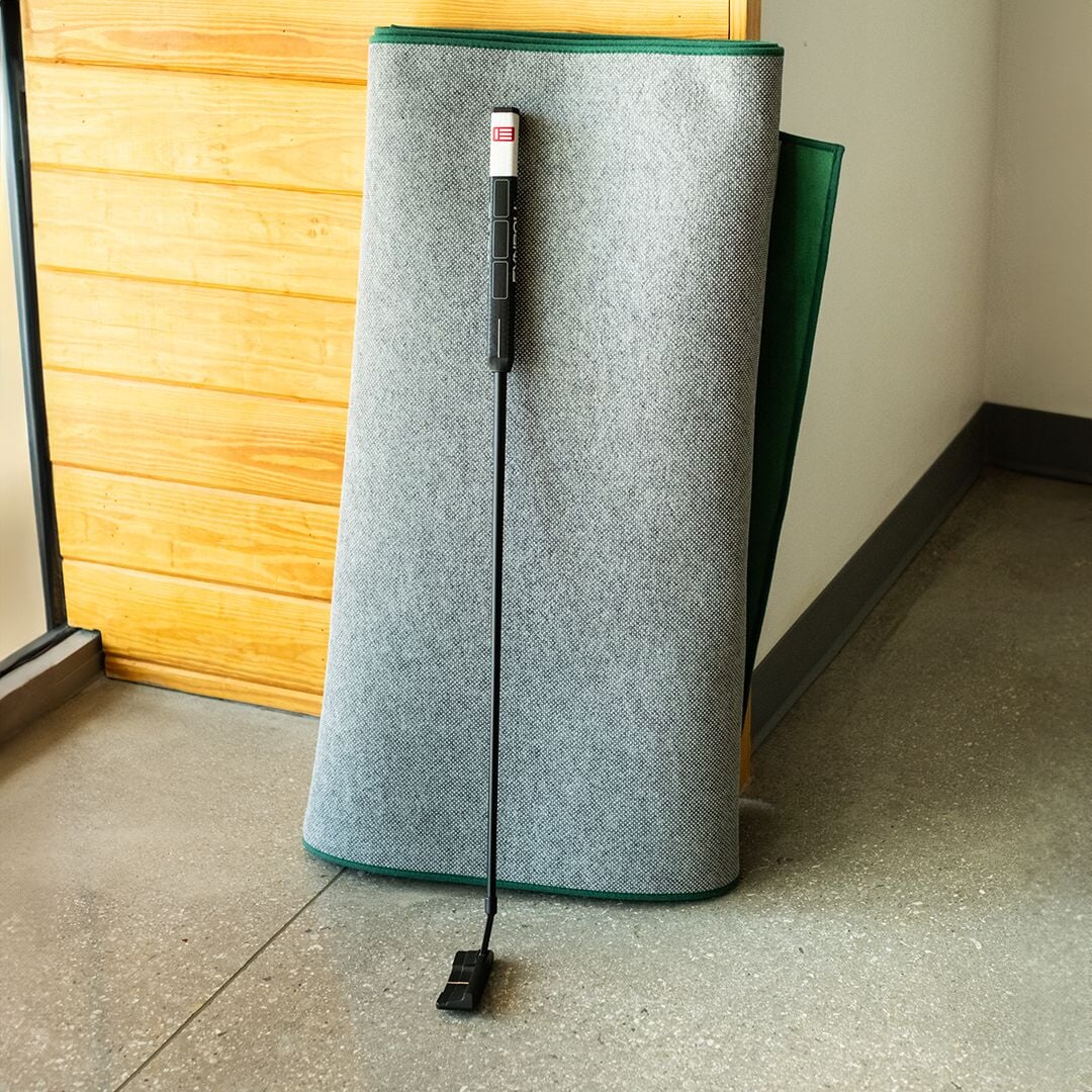 SIG LITE Indoor Putting Green 3' x 8' – Midway Sports